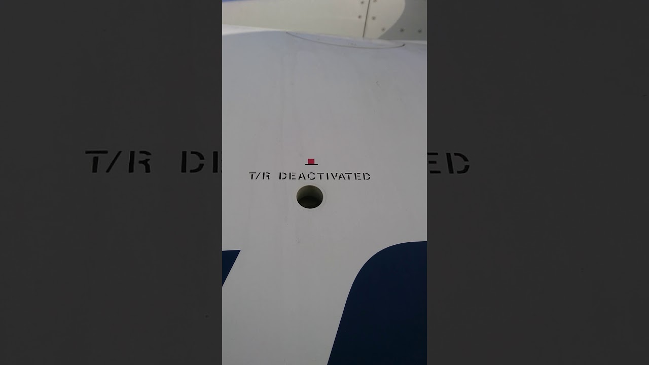 Thrust reversers deactivation for flight (mechanical locking) - YouTube