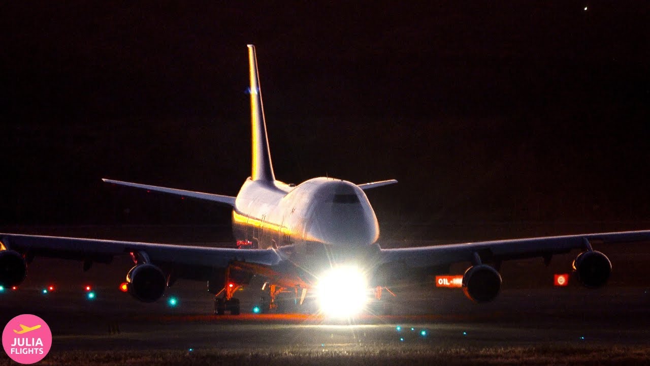 BEAUTIFUL SUNSET Arrivals A330, 777 and 747 - YouTube