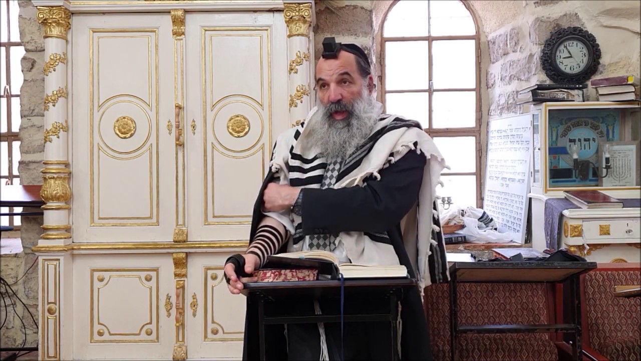 The Correct Mindfulness, Positioning And Blessings Of Tefillin - YouTube