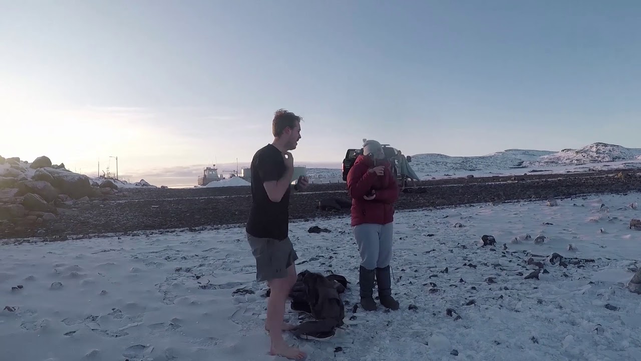 La baignade des Qallunaats - Tasiujaq, Leaf Bay - YouTube