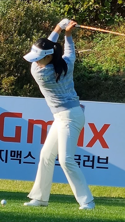 🏌🏾‍♀️ 부드럽고 자연스러운 스윙! 유현조 슬로우모션 🏌🏾‍♀️ #유현조 #골프 #klpga #스윙 #덕신EPCㆍ서울경제 레이디스 클래식 #88CC - YouTube