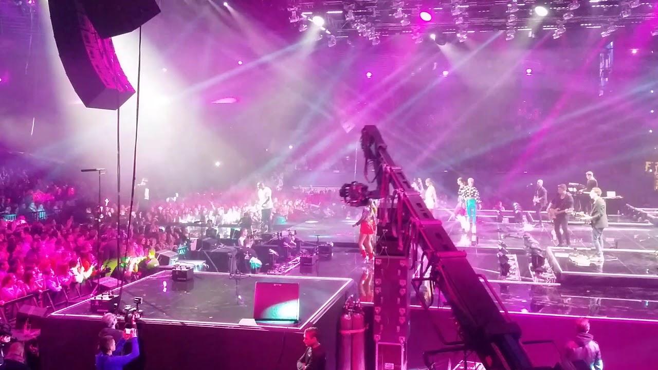 Dan Balan 80's in my brain concert record - YouTube