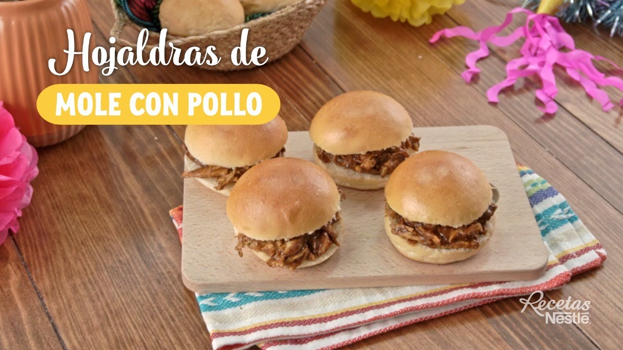 Hojaldras de mole con pollo - YouTube