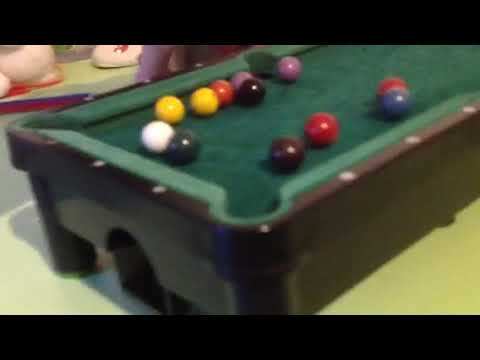 provo a giocare con il mio mini-biliardo - YouTube