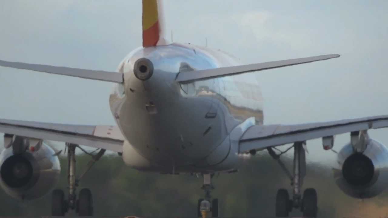 Avianca A318 Take Off From Salvador - YouTube