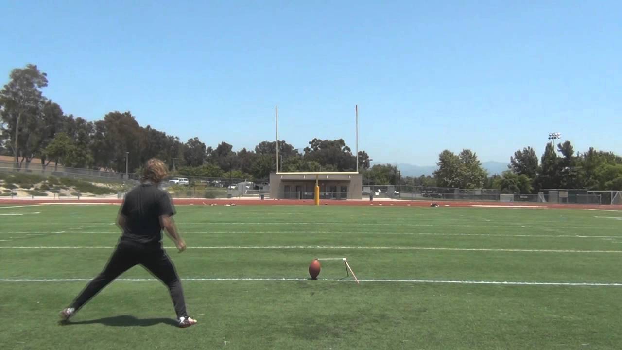 San Diego HS Kicker Kicks 30-55 Yard Consecutive Field Goals! - YouTube