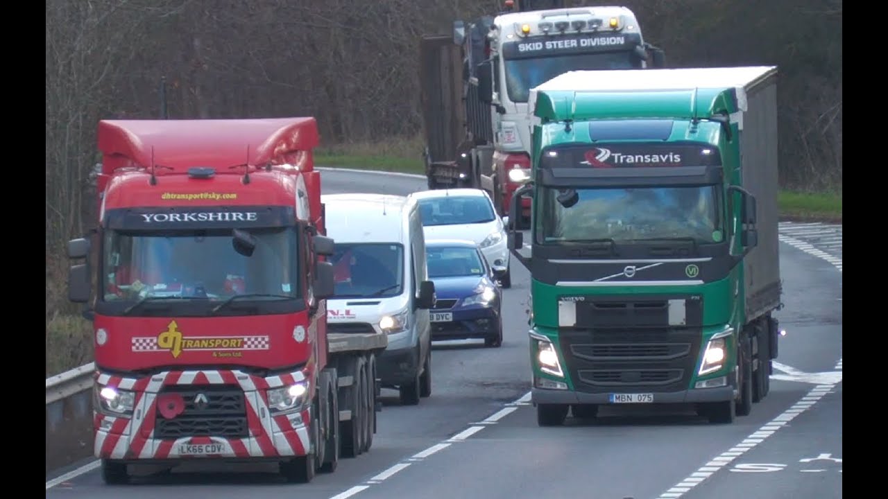 Renault vs VOLVO FH - A1(M) motorway race ;) - YouTube