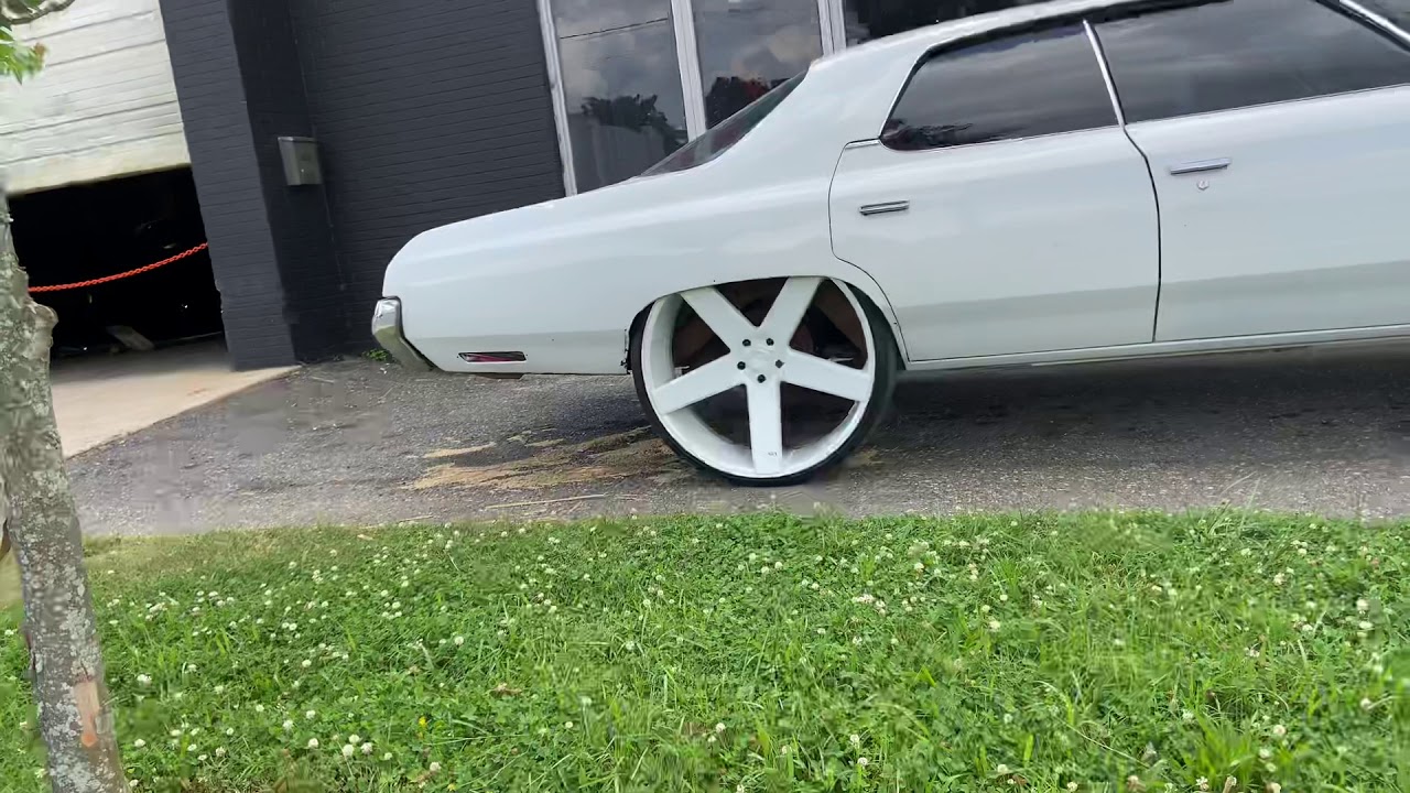 72 donk 4 door donk on 30s DUB ballers - YouTube