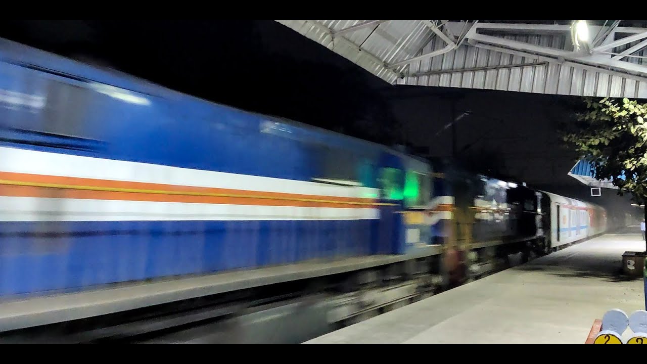 Swarna Jayanti Rajdhani Express | Running With Twin Diesel Engines For ...