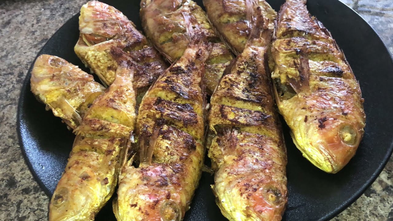 Jinsi ya kupika samaki wa kukaanga / spicy fried fish - YouTube