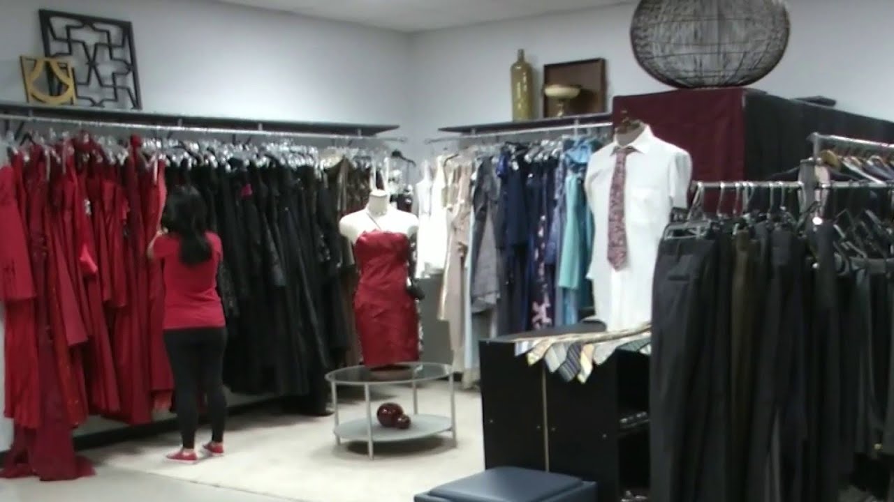 Edgewater High School helps students acquire free formal wear - YouTube