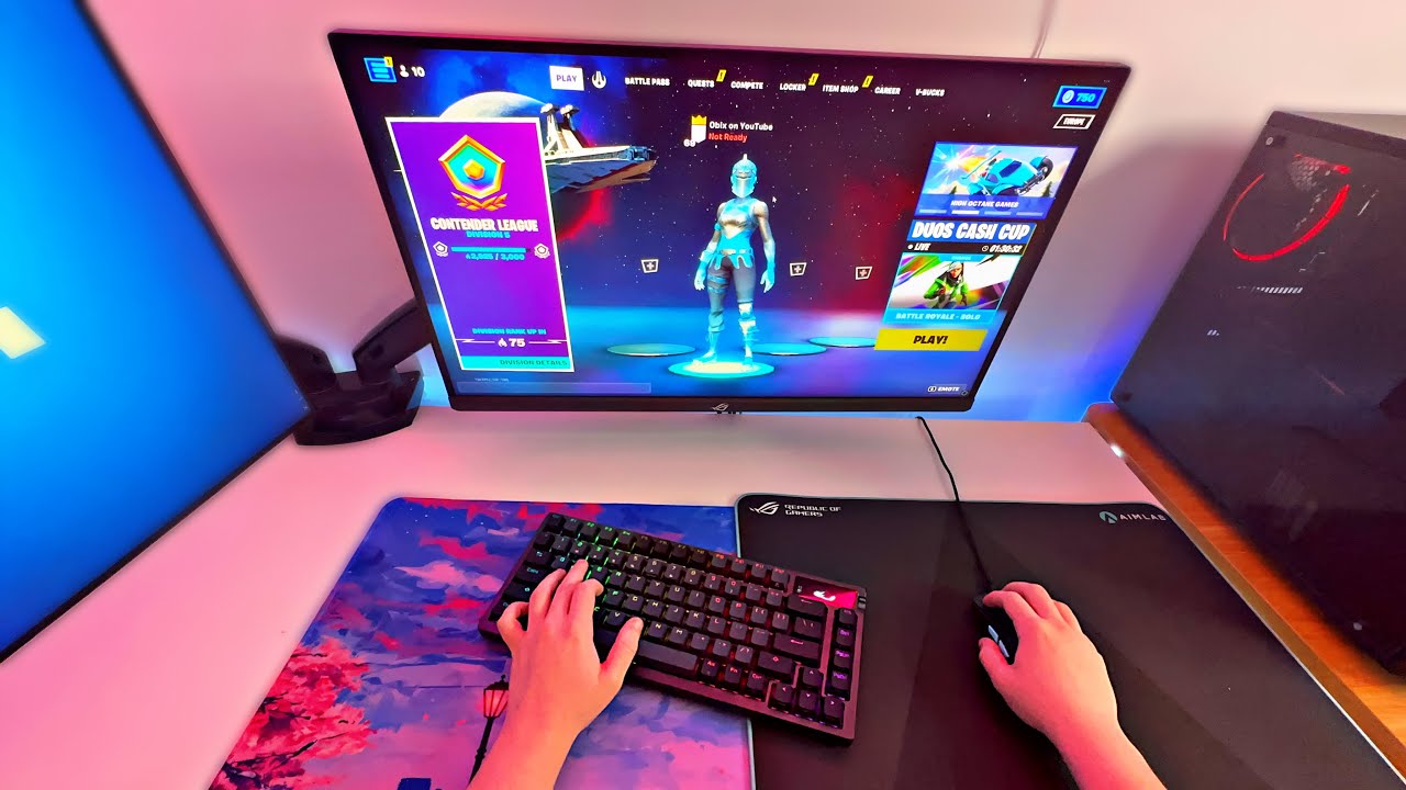 Playing on The Best Keyboard & Mouse EVER! - YouTube