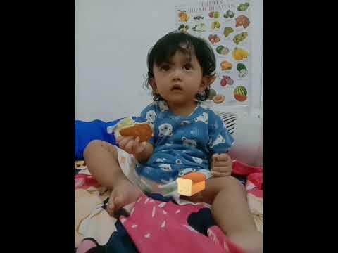 Fokus nonton tv sambil nyemil - YouTube