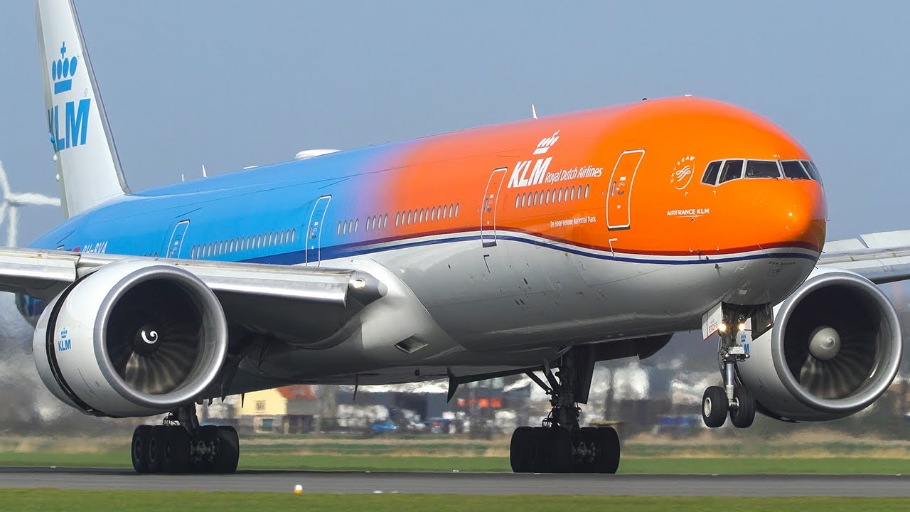 GO AROUND of a BOEING 787 + ORANGE B777 Crosswind Landing at Amsterdam ...