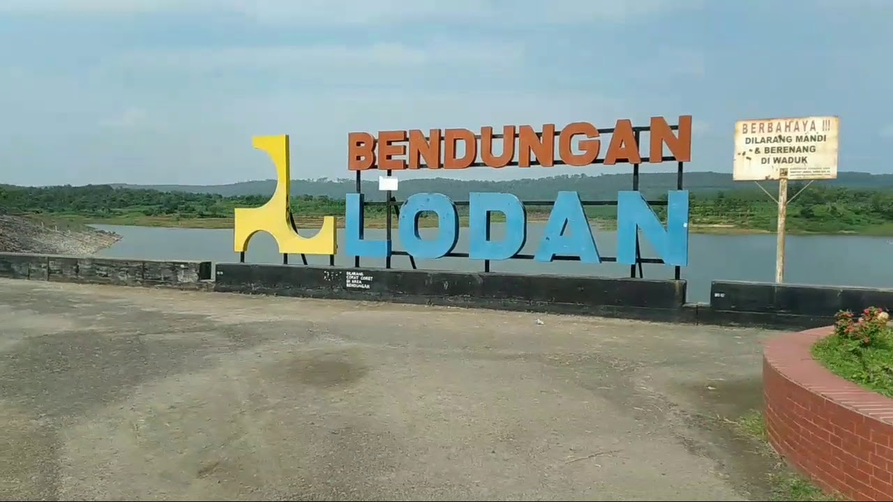 Dibalik Keindahan Embung Lodan,, ssst Dijalan Ketemu Sesuatu - YouTube