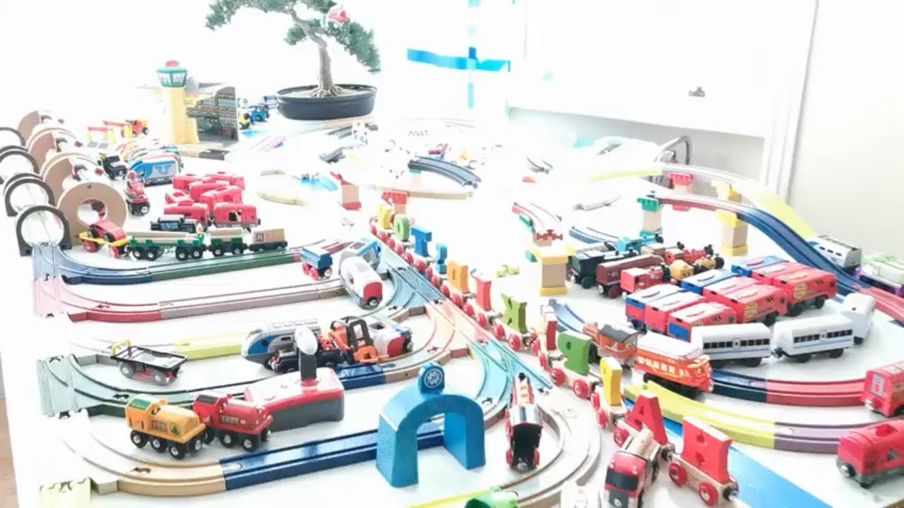 Thomas Train and Sheds Garage Car Parking Subway Tunnel BRIO Smart Tech ...
