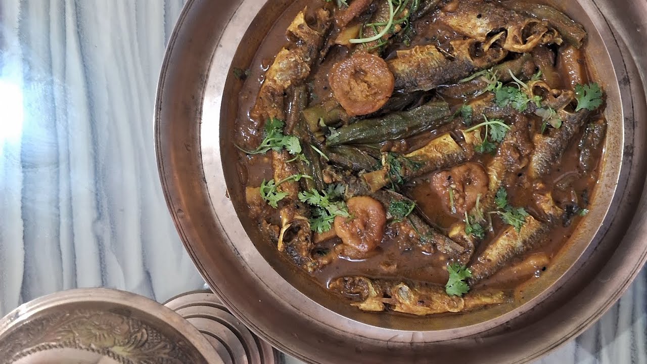 Sim Aloo o Bagun Diya Choto Macher Jhal - YouTube