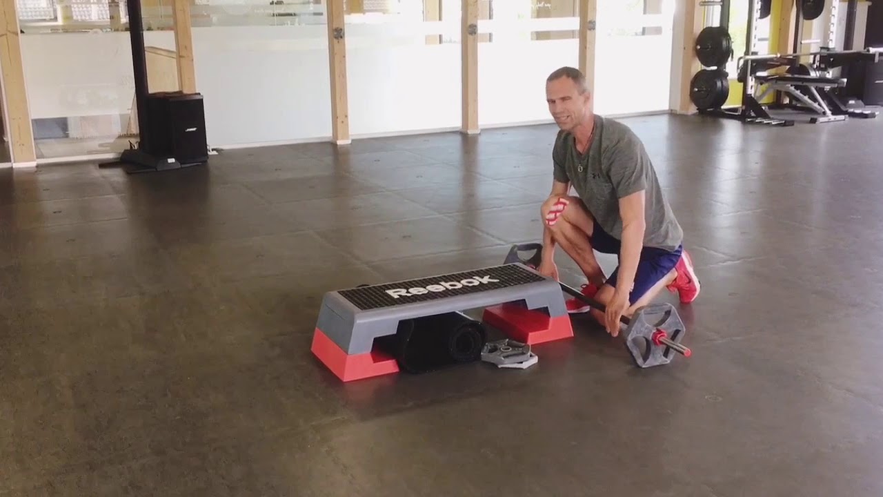Hot Iron Einführung in der Wellness Fitness Lounge - YouTube