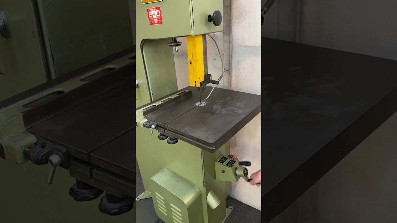 Startrite 14 RWS Vertical Bandsaw - YouTube