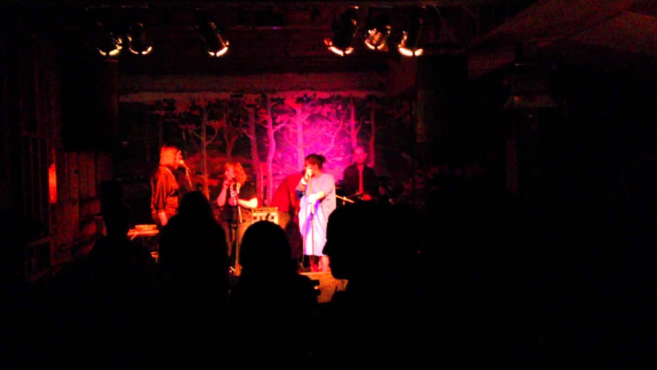 Hailey Cramer - Shoes (Live at the Workers Club, Melbourne) - YouTube