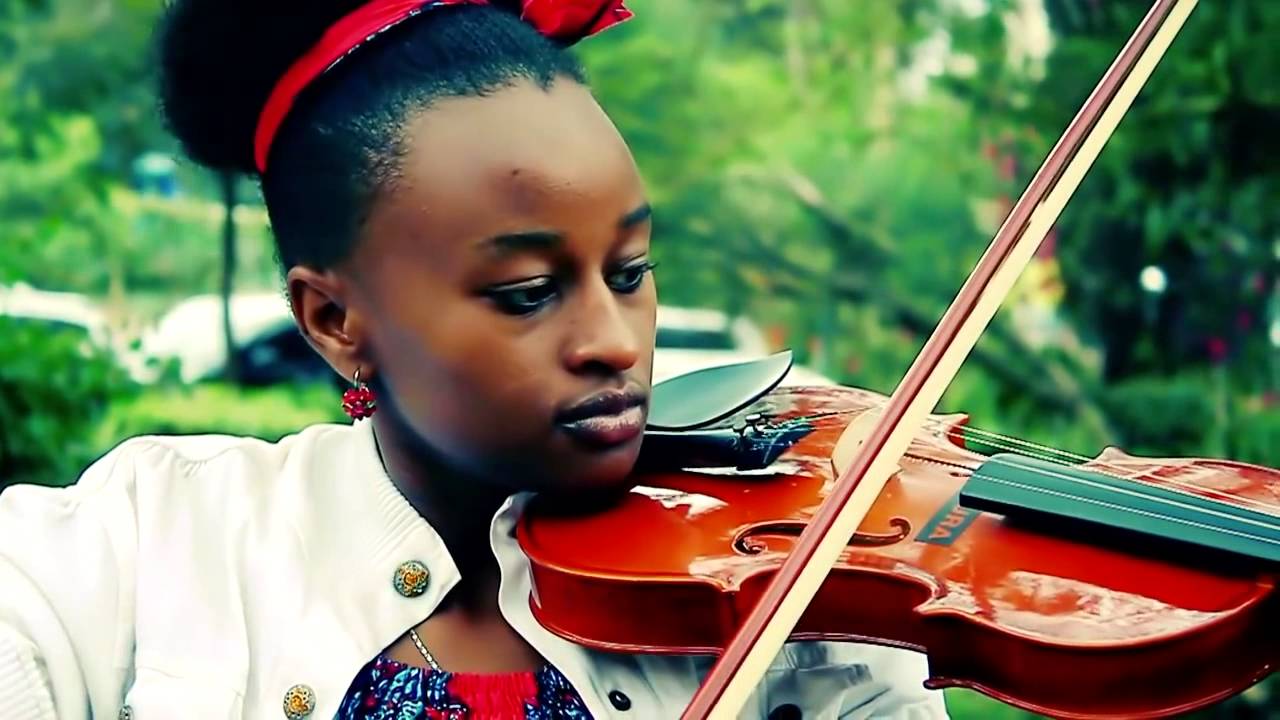 HELLEN MUTHONI NINGUKUONA (With Paul Mwai) Chords - Chordify