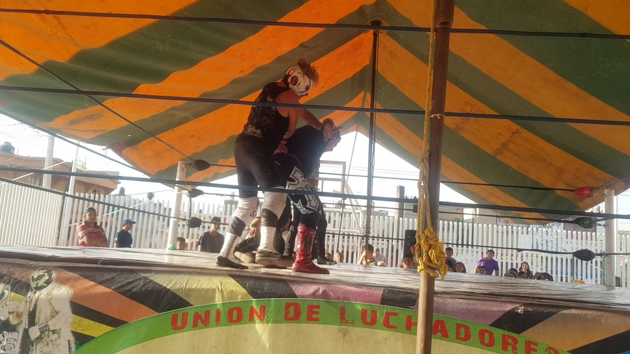Lucha penumbra y payaso purasanta vs sexi rubi y el magico - YouTube