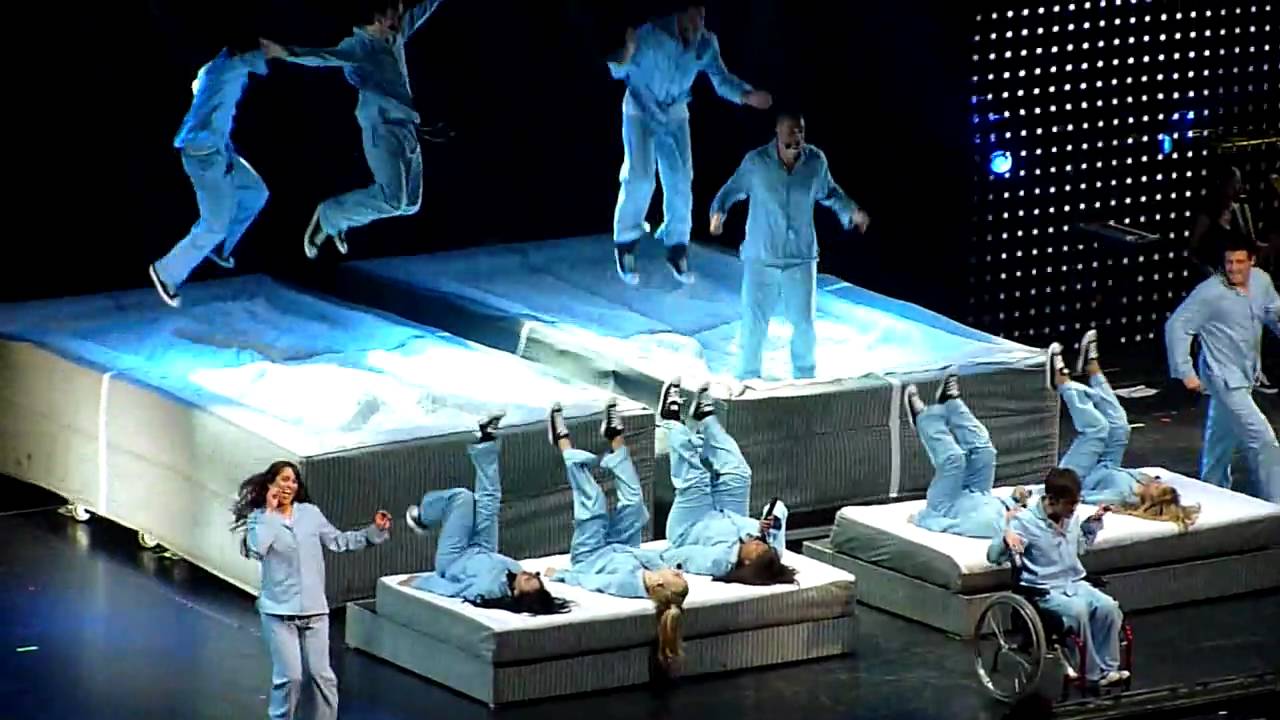Glee Live- Jump - YouTube