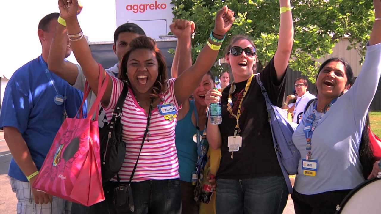 Walmart Associates Enjoy Spending Time Together During the 2011 Walmart ...