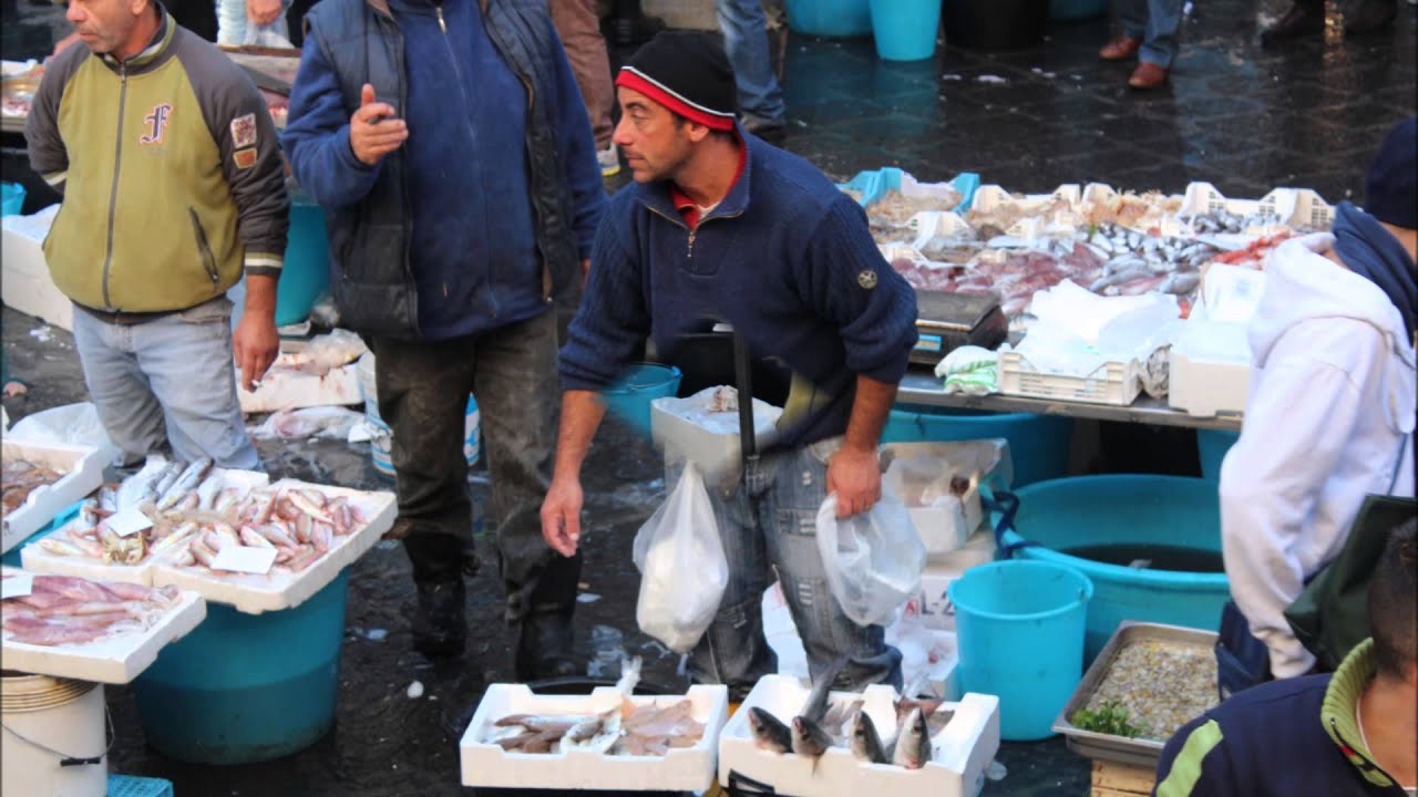 SICILE CATANE MARCHE AUX POISSONS - YouTube