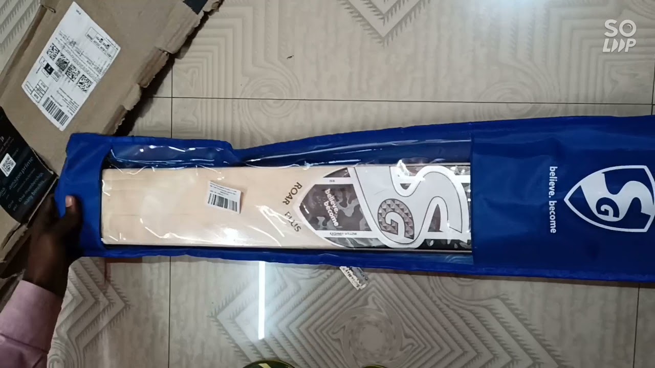 SG Roar Plus bat - YouTube