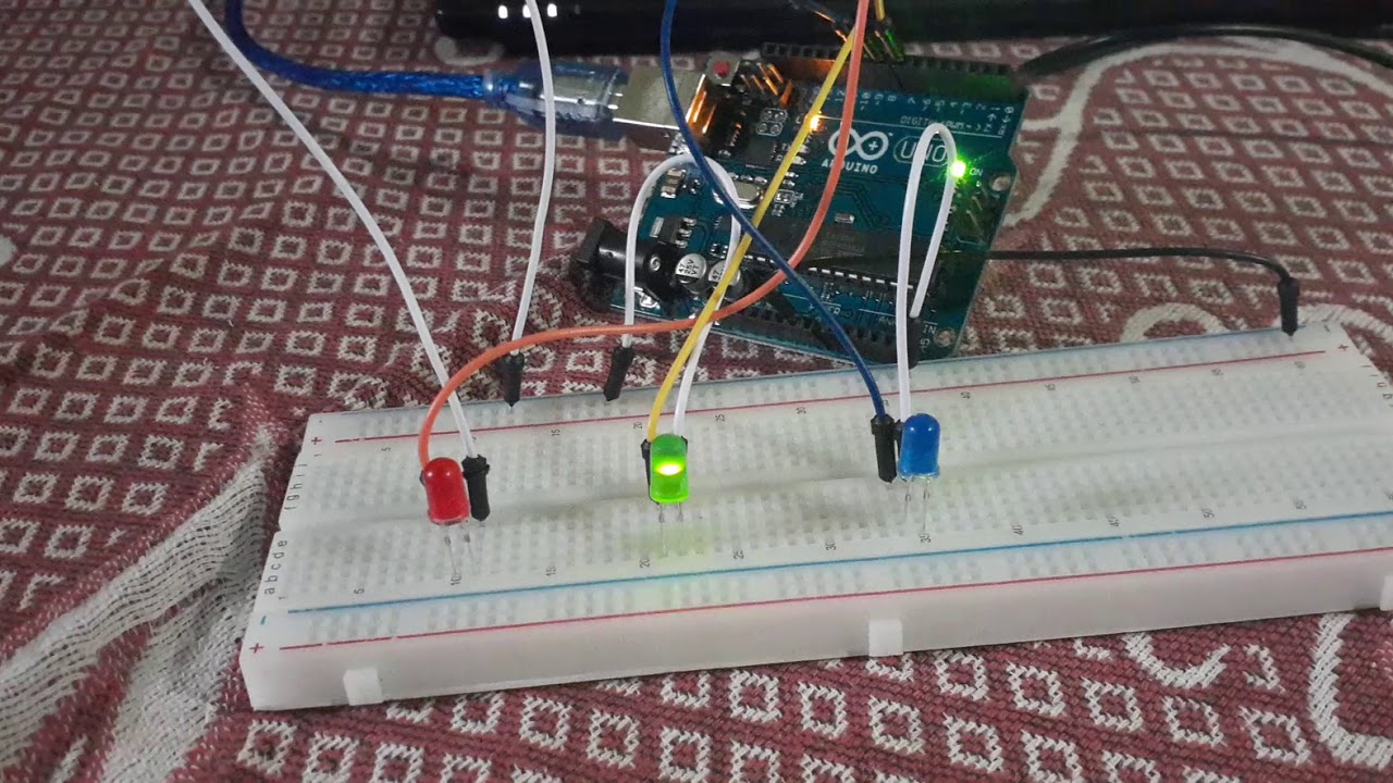 Principe de feu rouge à base de l'arduino - YouTube