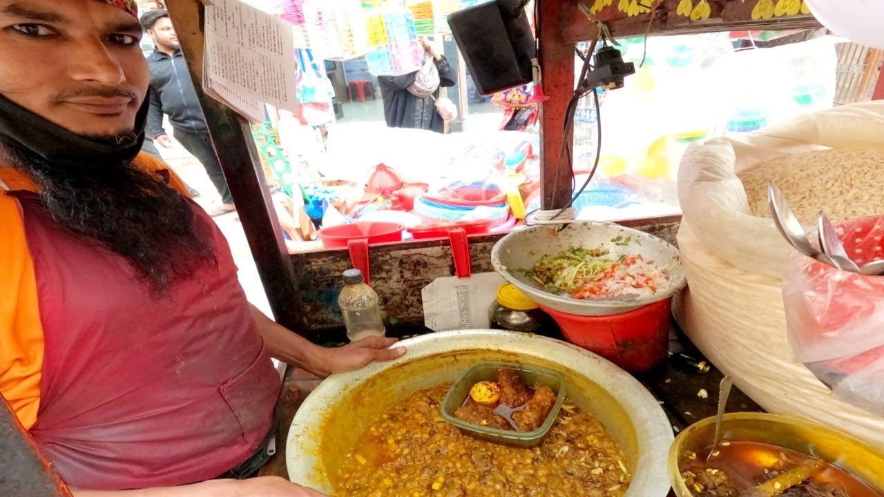 Famous DJ Muri Mama at Old Dhaka | পুরান ঢাকার আকর্ষণীয় ঝাল মুড়ি ...