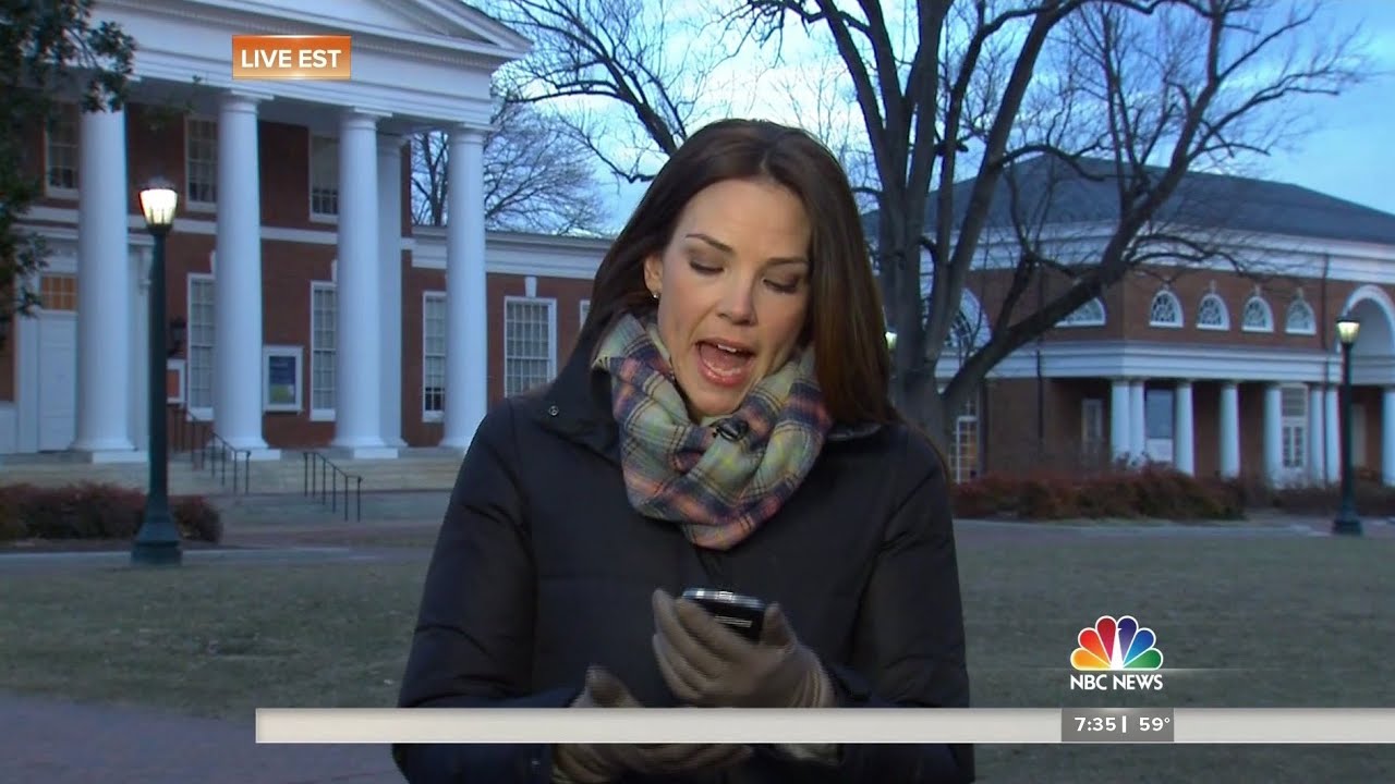 Erica Hill wearing nice leather gloves - 29-Jan-2015 - YouTube