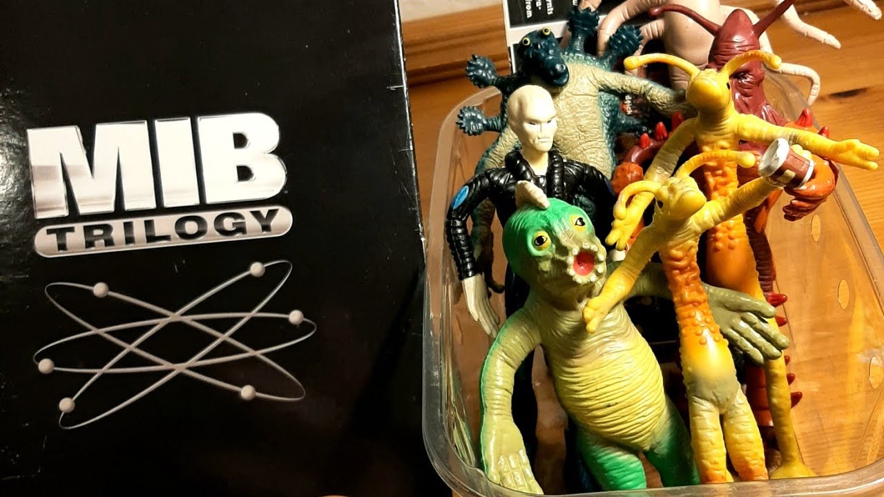 Men in Black 1997 Vintage toys by Galoob - Worm Aliens, Mikey and ...