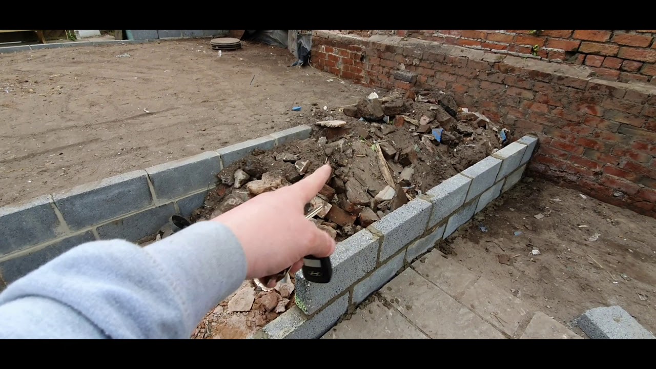 Builders Crack, Pain In't Back. - YouTube