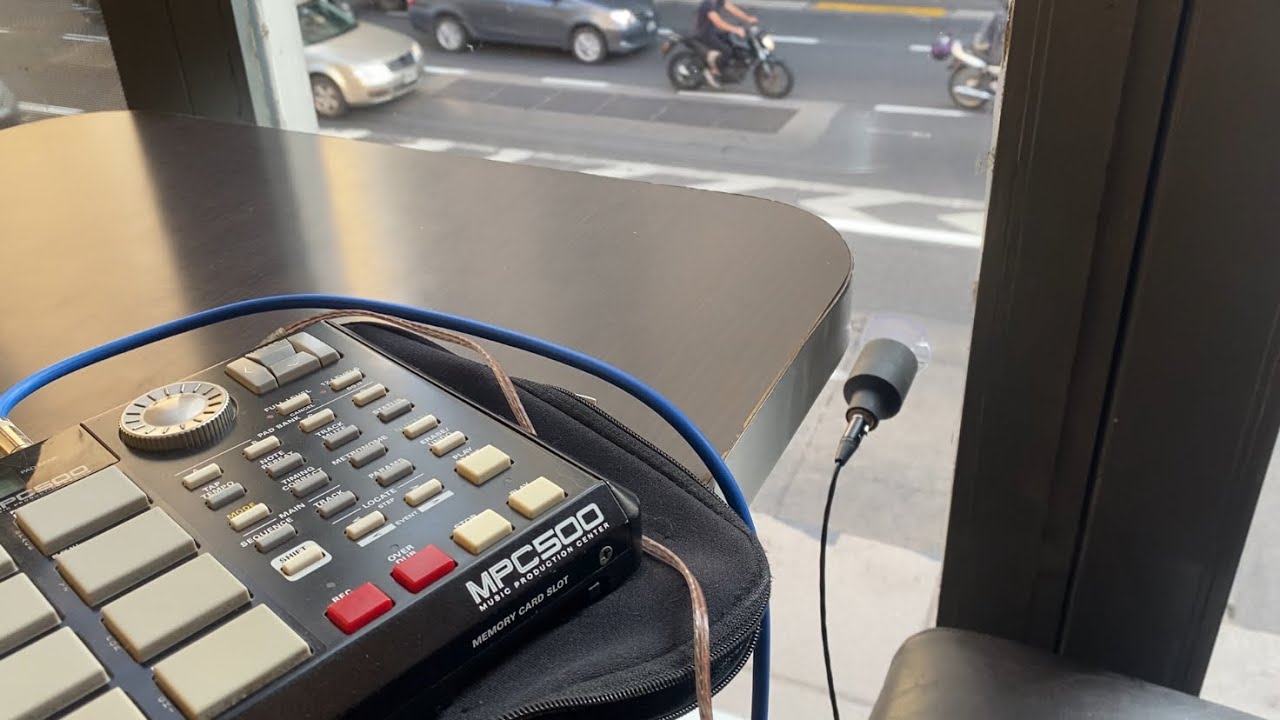 Sampleando vibraciones en la ciudad con el Geophon de @interharmonics - YouTube