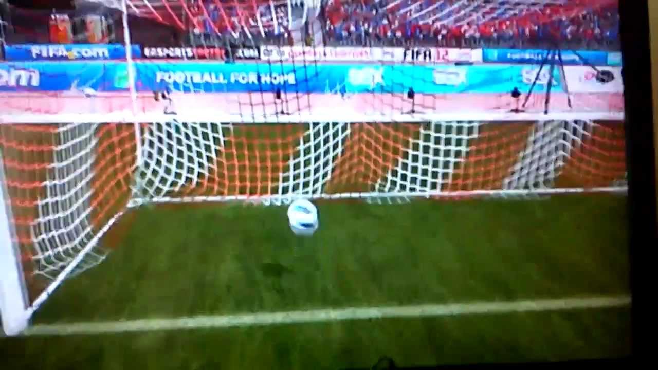 Half way line free kick goal on fifa12 - YouTube