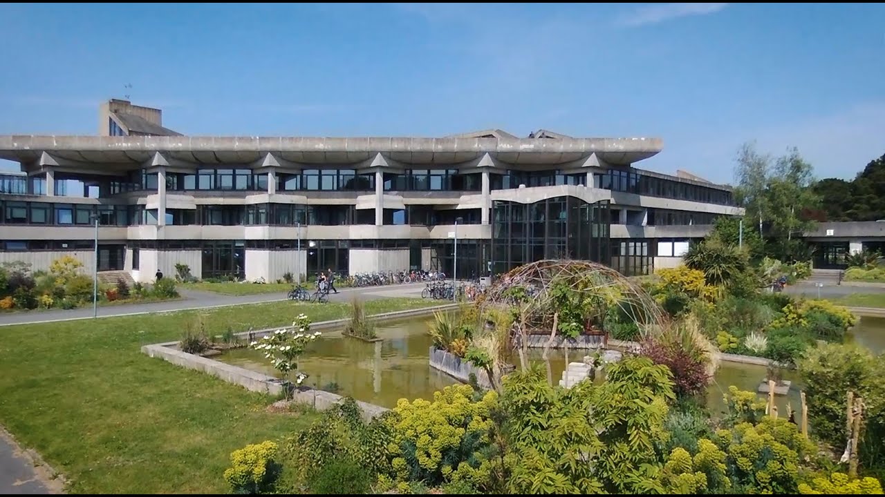 Découvrez notre campus d'Angers ! - YouTube