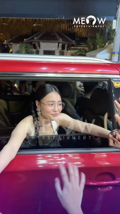 Ninh Dương Lan Ngọc được fan ra tận cửa xe tạm biệt ra về sau sự kiện - YouTube