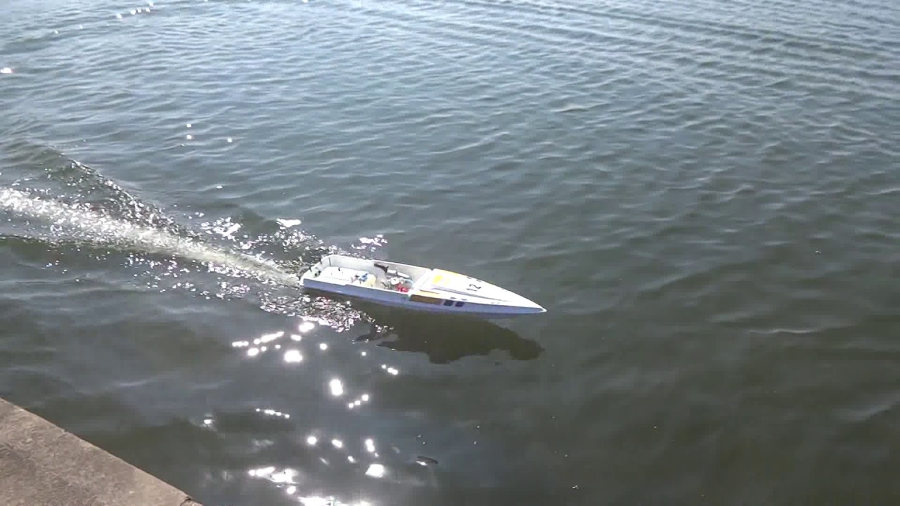 Kyosho Jet Stream 1000 RC Nitro model boat - YouTube