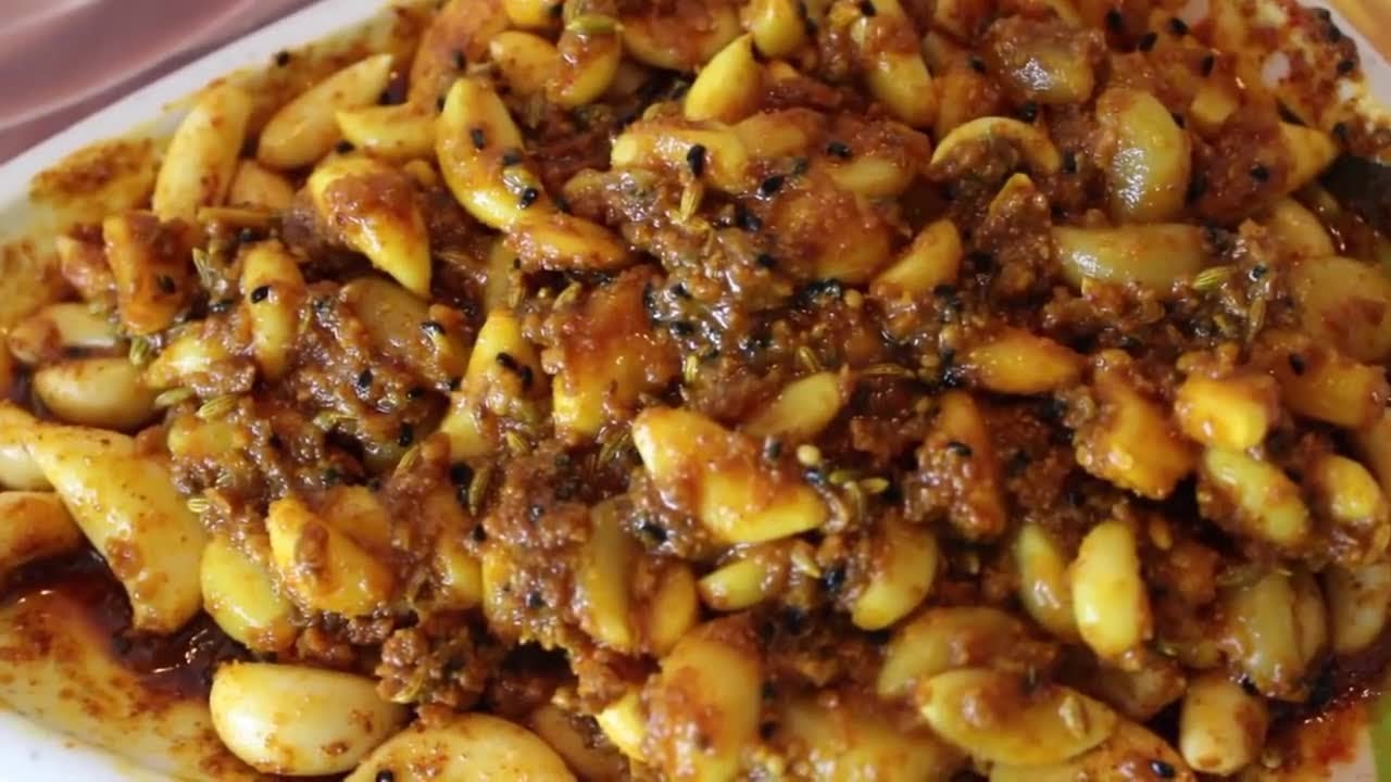 lahsun ka achar / garlic pickle - YouTube