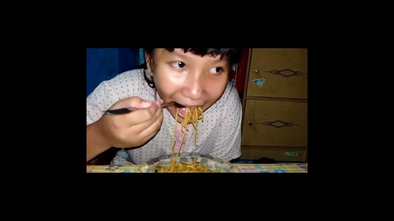 temenin Cantika dan Otniel makan bakmi goreng 🤤 yuk😘😘 - YouTube