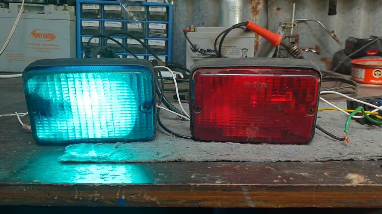 BRITAX Wig Wag Lights - YouTube