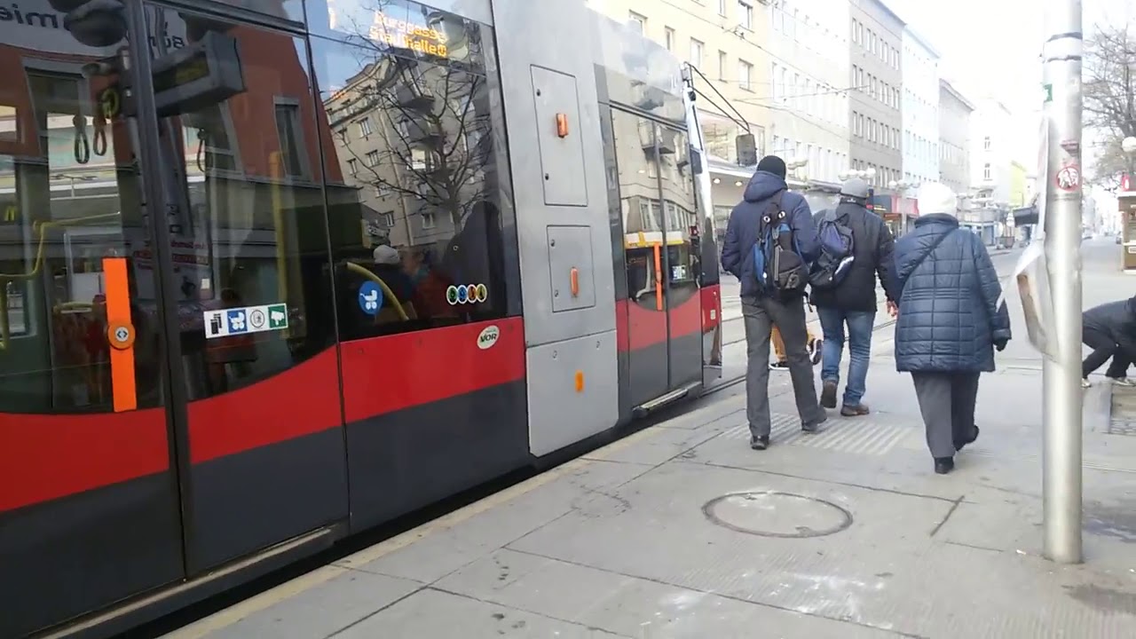 Straßenbahn Linie 6 Reumannplatz in Wien - YouTube
