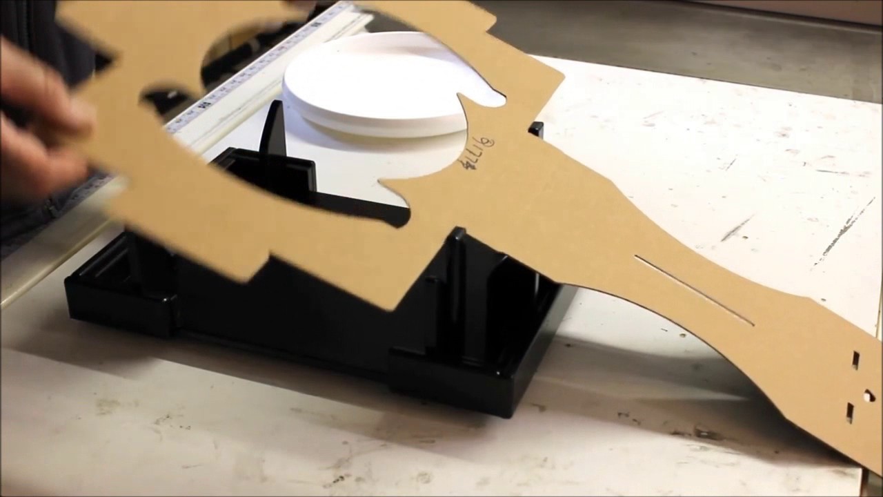 Custom Frisbee Disc Header Box Folding Fixture - Jig - Machine - YouTube