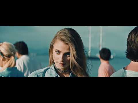 Colin s Çağatay Ulusoy Taylor Marie Hill Yeni Reklam Filmi bizeuyar