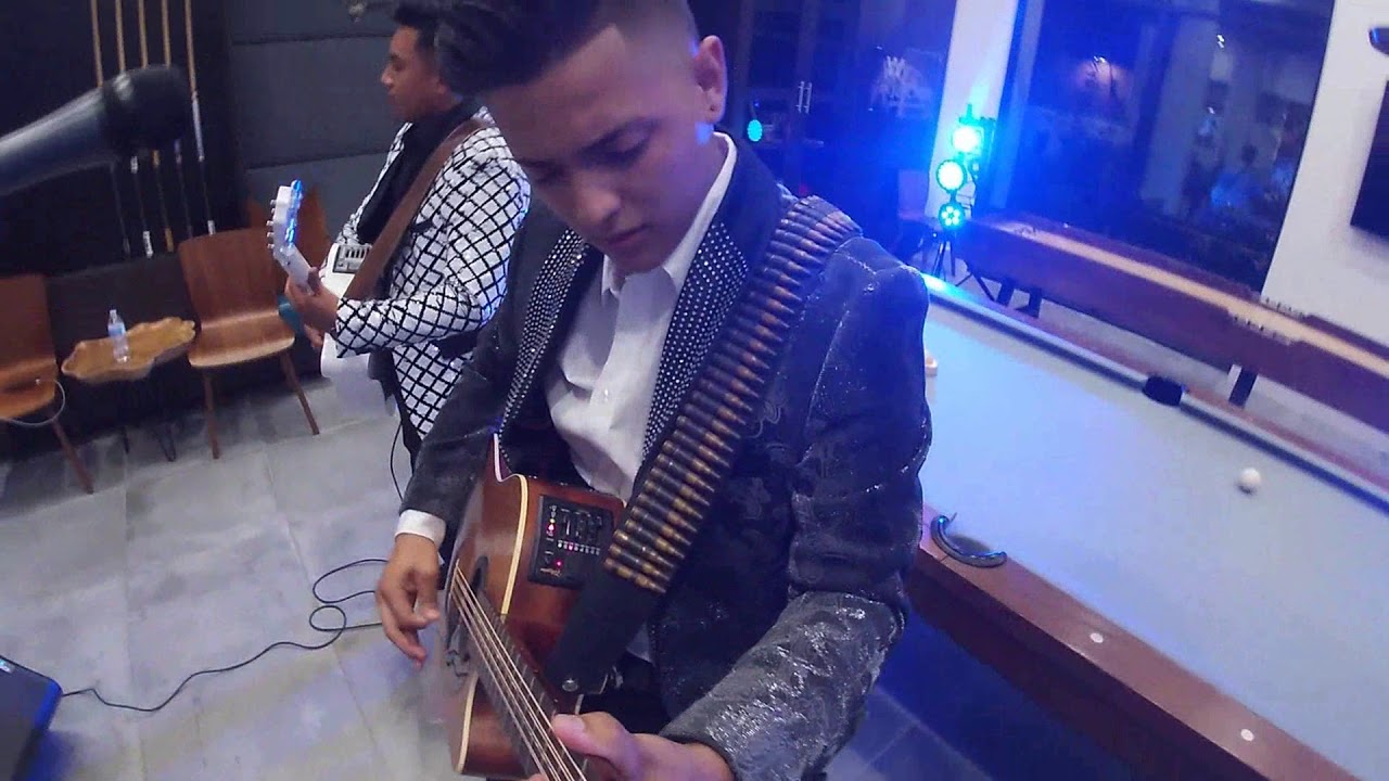 Brian Landa - Muerto En Vida En Vivo 2019 - YouTube