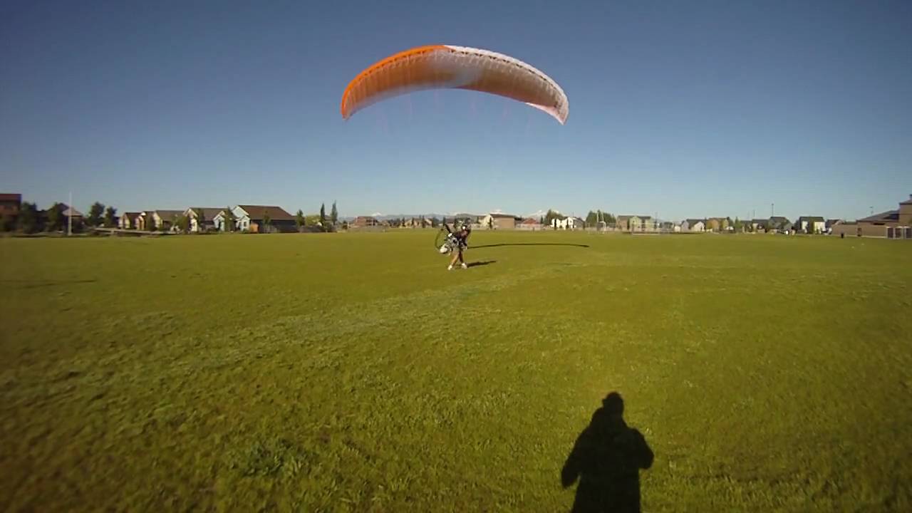 Paramotor Zero wind landing with a Flat Top Super 200 Paramotor with a ...