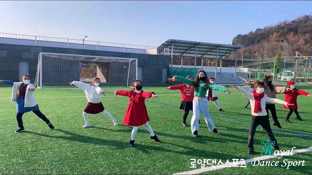 🎄CHRISTMAS Latin DanceㅣJingle Bells Carol Jive 🎅 - YouTube