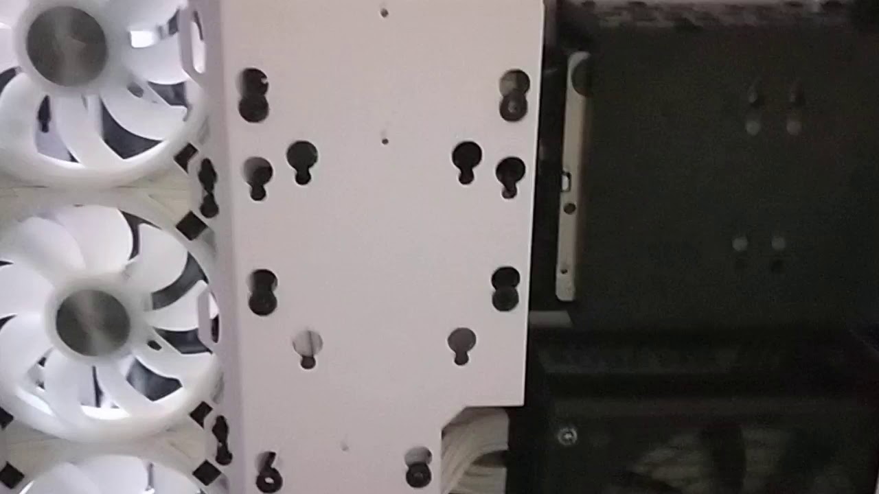 Lian Li 011 Dynamic Cable Management - YouTube